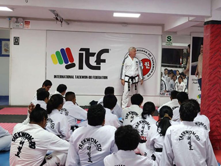 Visita del GM Weiler al Perú